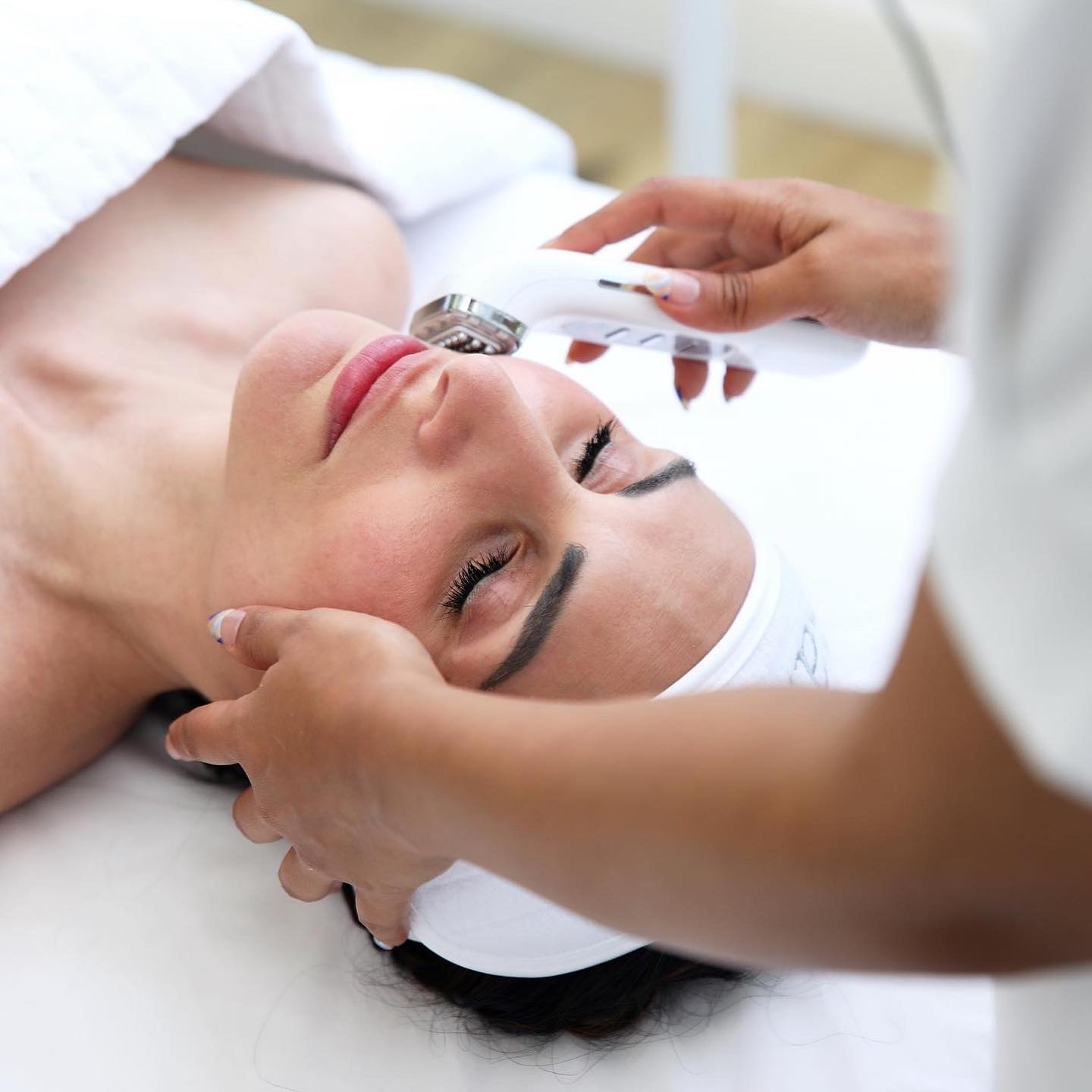 Microcurrent Facial with LED Light Therapy Package of (4) – Flower ...